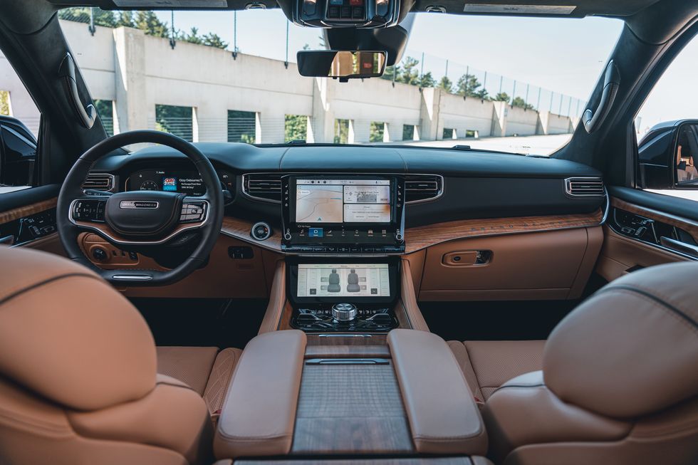 2023 Grand Wagoneer vs Land Rover Luxury 3 Row SUV Comparison